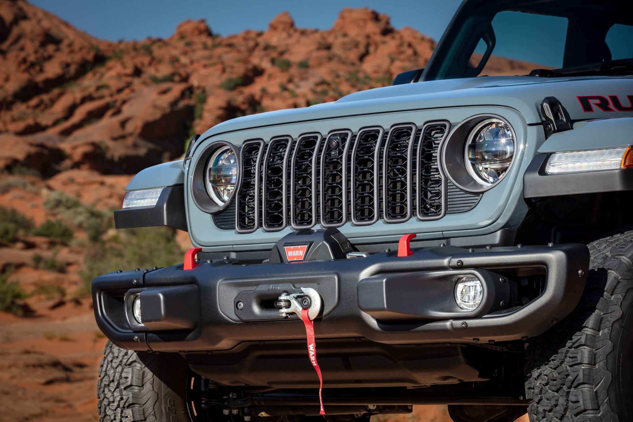 2025 Jeep Wrangler Review: New Colors, Tech & Off-Road Specs