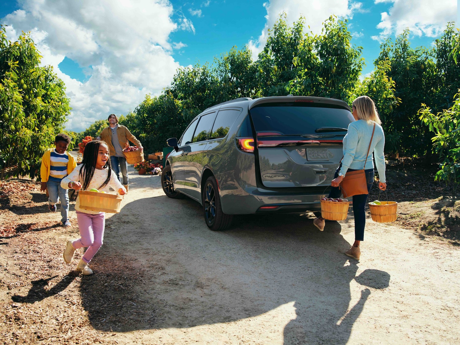 2025 Chrysler Pacifica: The Most Tech-Savvy Minivan Yet?